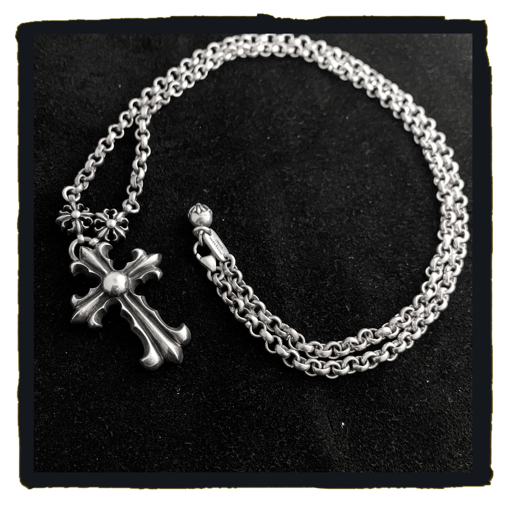 01-N0023B - starry charms necklace - Fancy Cross – deep anger